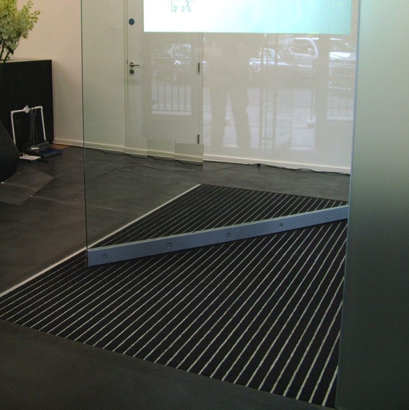 Grime Grabber aluminium entrance matting system - Jaymart Rubber ...